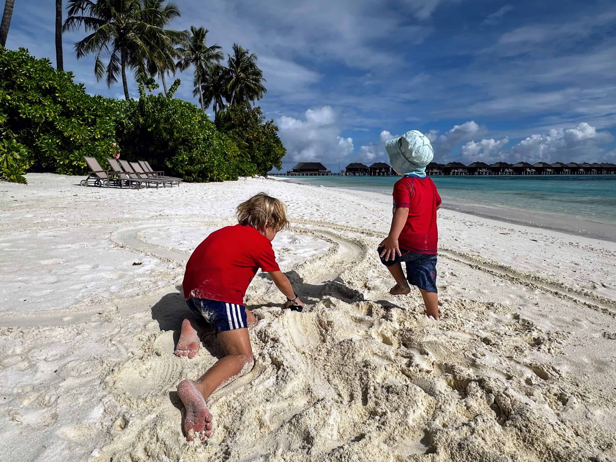 MALDIVES WITH KIDS - How to Plan the Perfect Trip! - Go See Learn