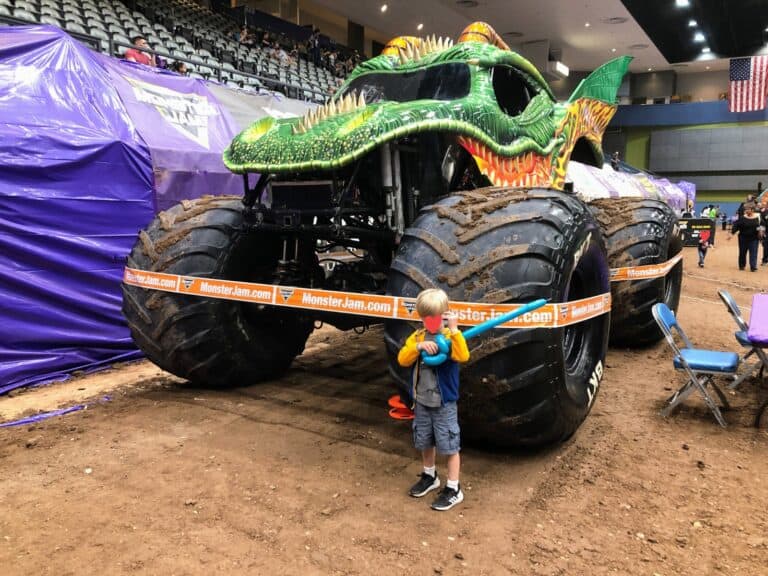 BRINGING YOUR KIDS TO MONSTER JAM - 7 Quick Tips - Go See Learn