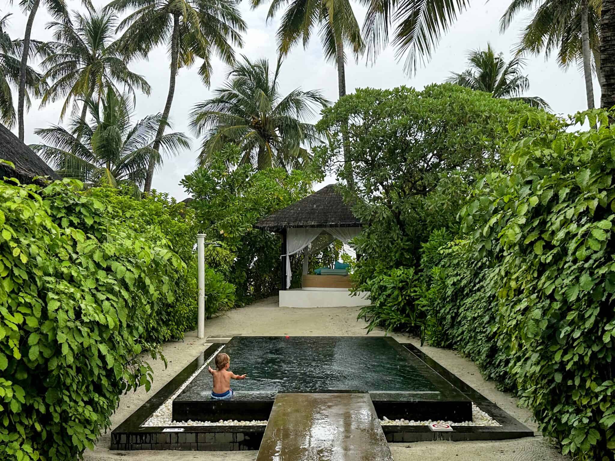 WHAT TO DO ON A RAINY DAY IN THE MALDIVES WITH KIDS - Go See Learn